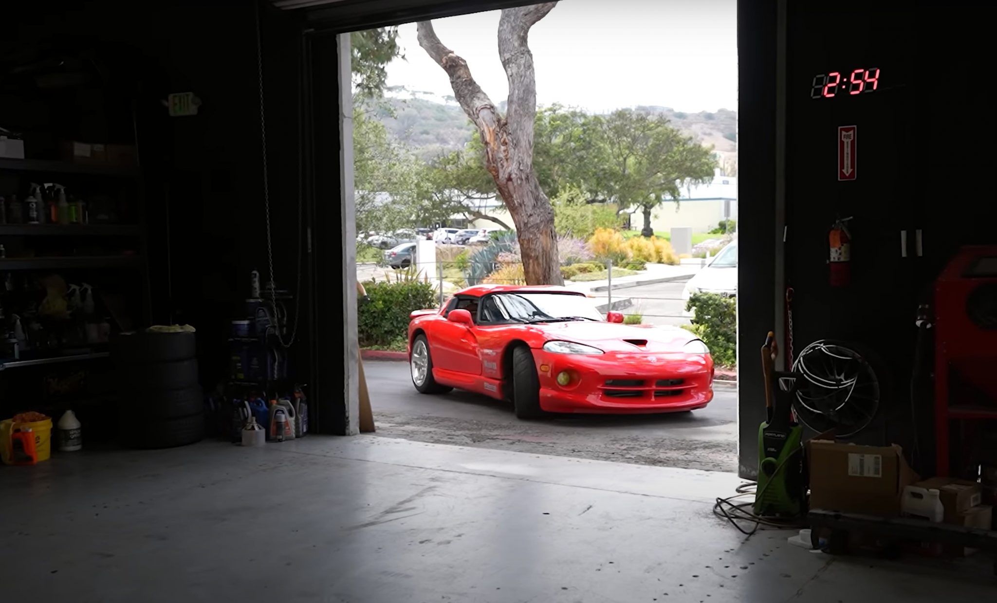 Hellcat Redeye-Swapped Viper Is a World First, Build Backed by Dodge