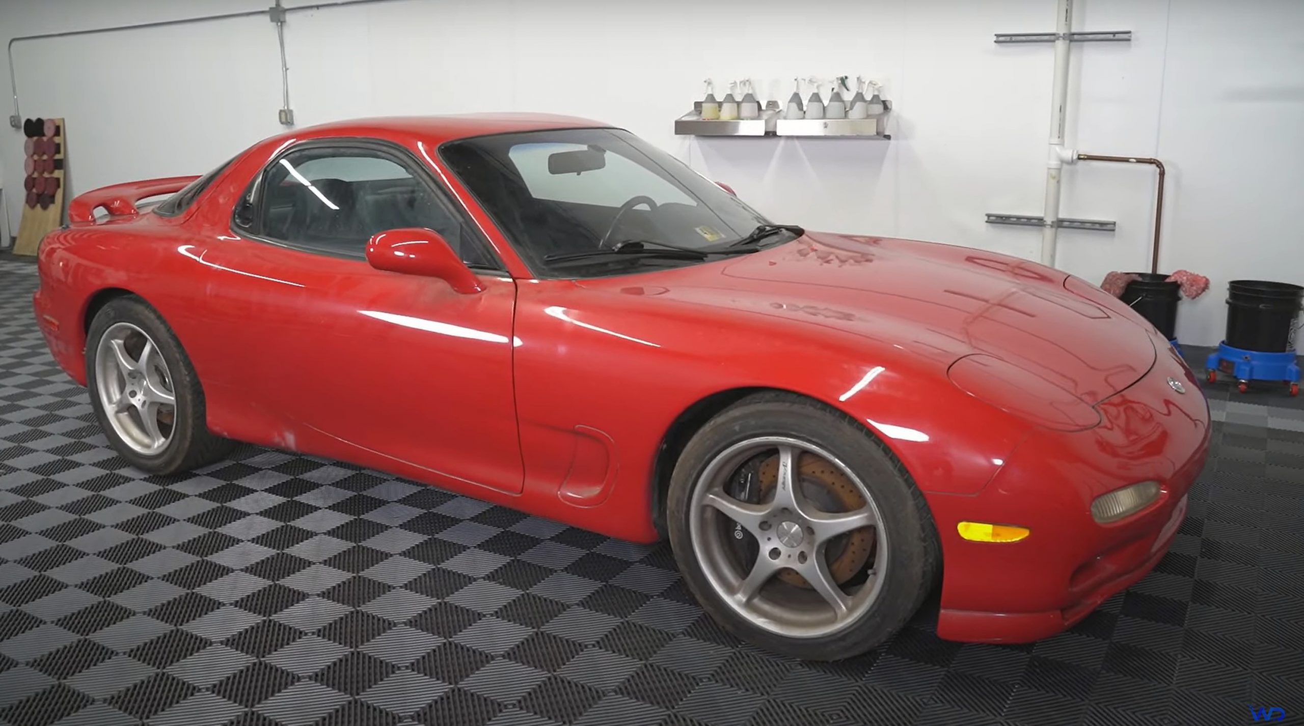 Mazda RX-7 Barn Find Gets First Wash in 10 Years, Looks Brand New