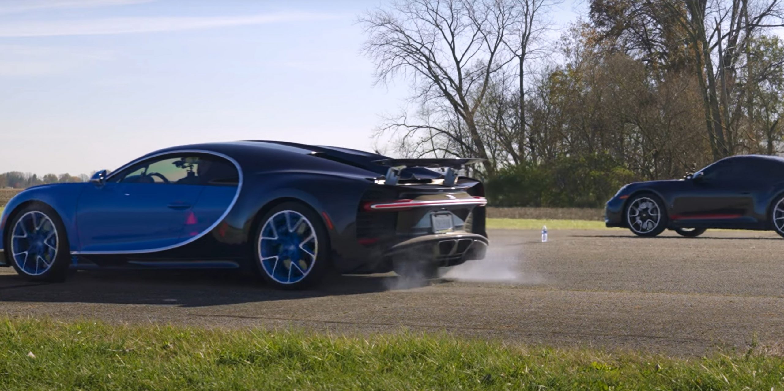 Bugatti Chiron Takes Surprising First Punch from Porsche 911 Turbo S in ...