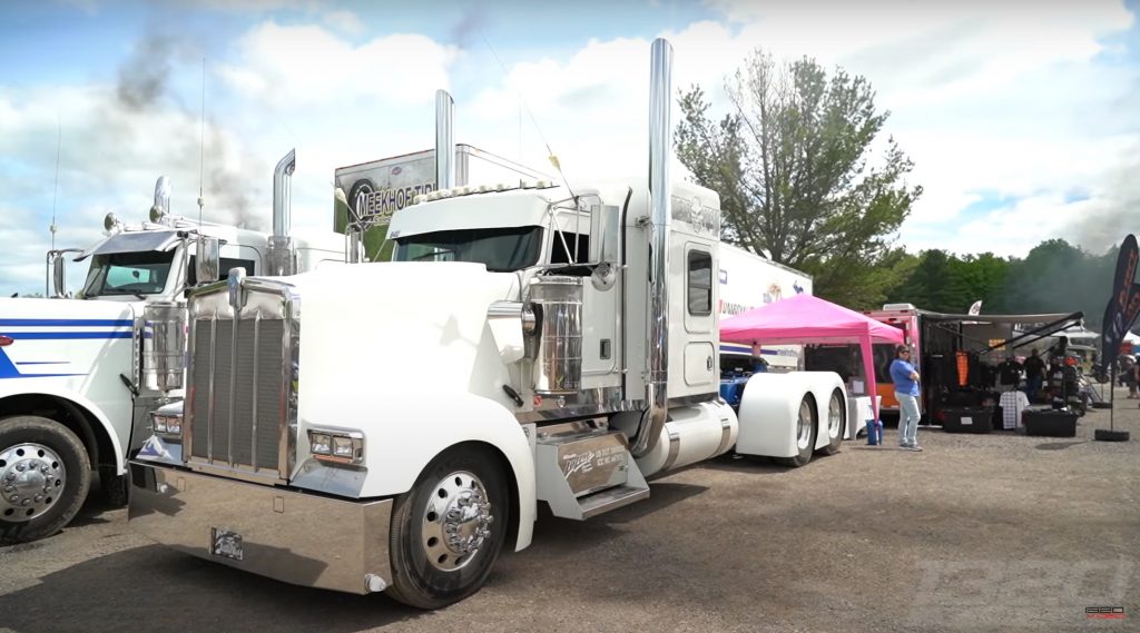 3,000 HP Semi Trucks Drag Racing with 120,000 Lbs Trailers Go From ...