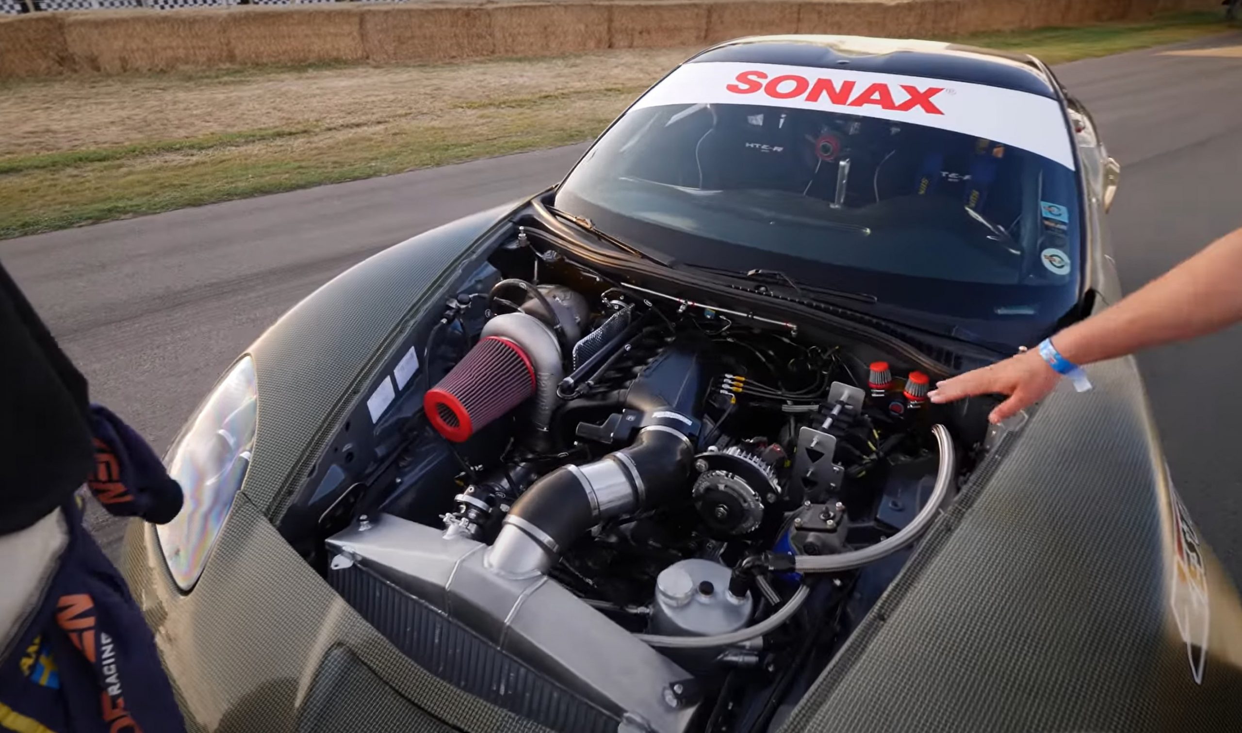 Three-Rotor C6 Corvette Drift Car Plays an American RX-7 in Full Carbon ...