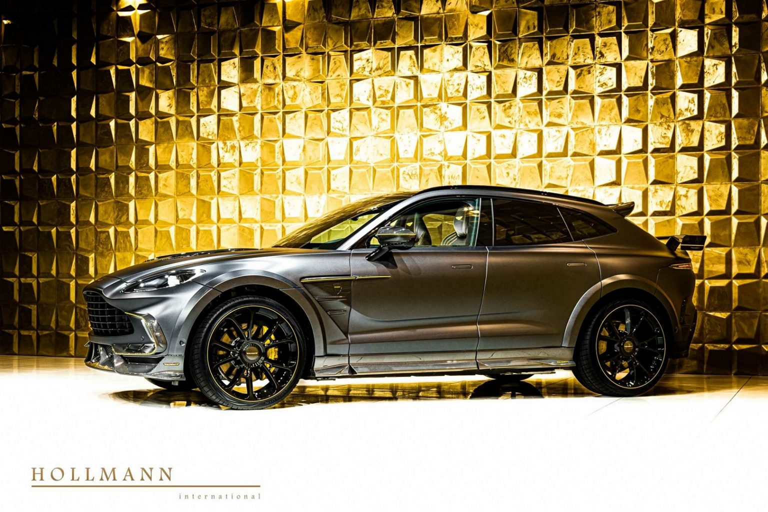 Aston Martin DBX With Mansory Carbon Widebody Kit Is a Reasonably ...