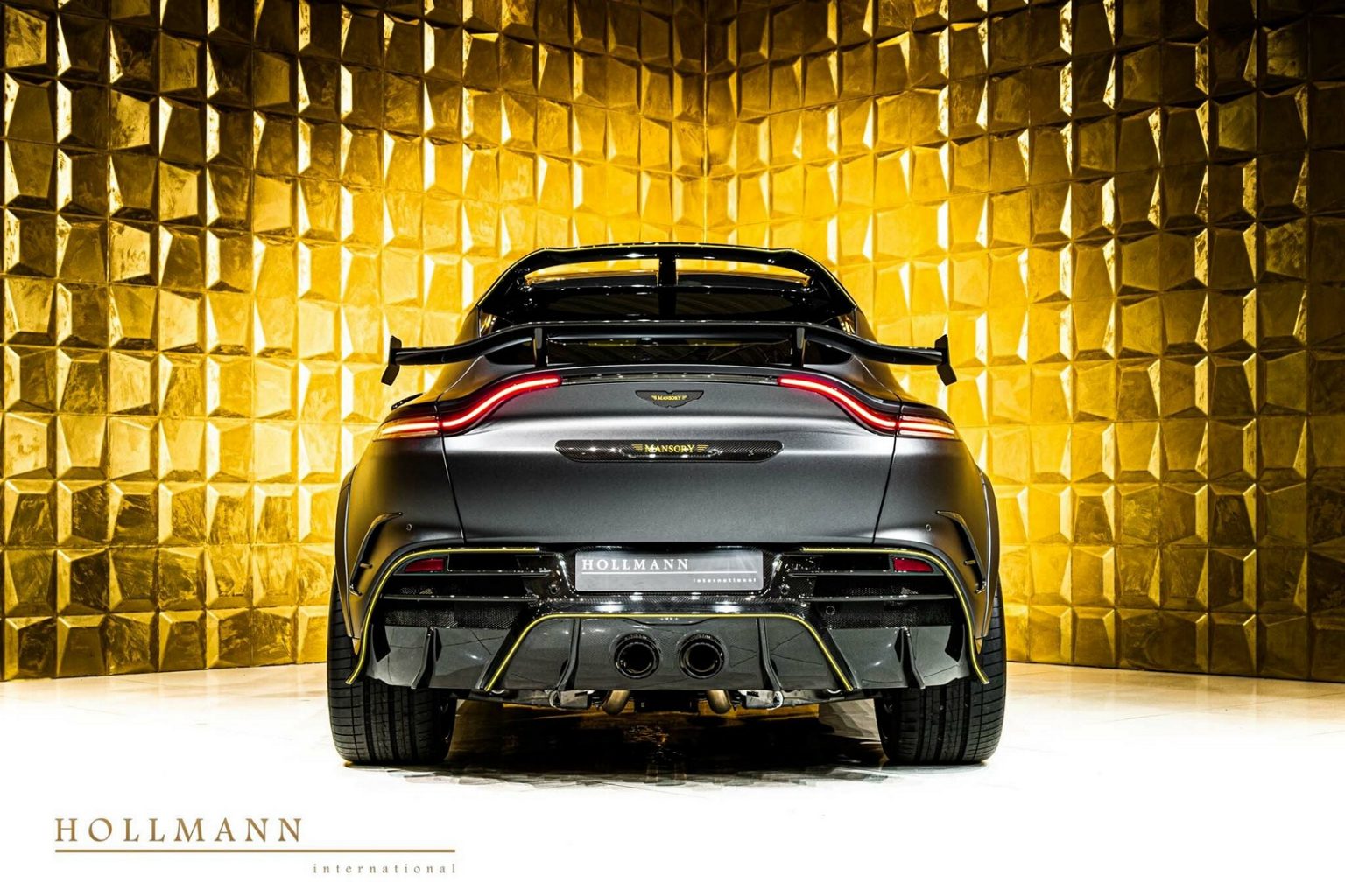 Aston Martin DBX With Mansory Carbon Widebody Kit Is a Reasonably ...