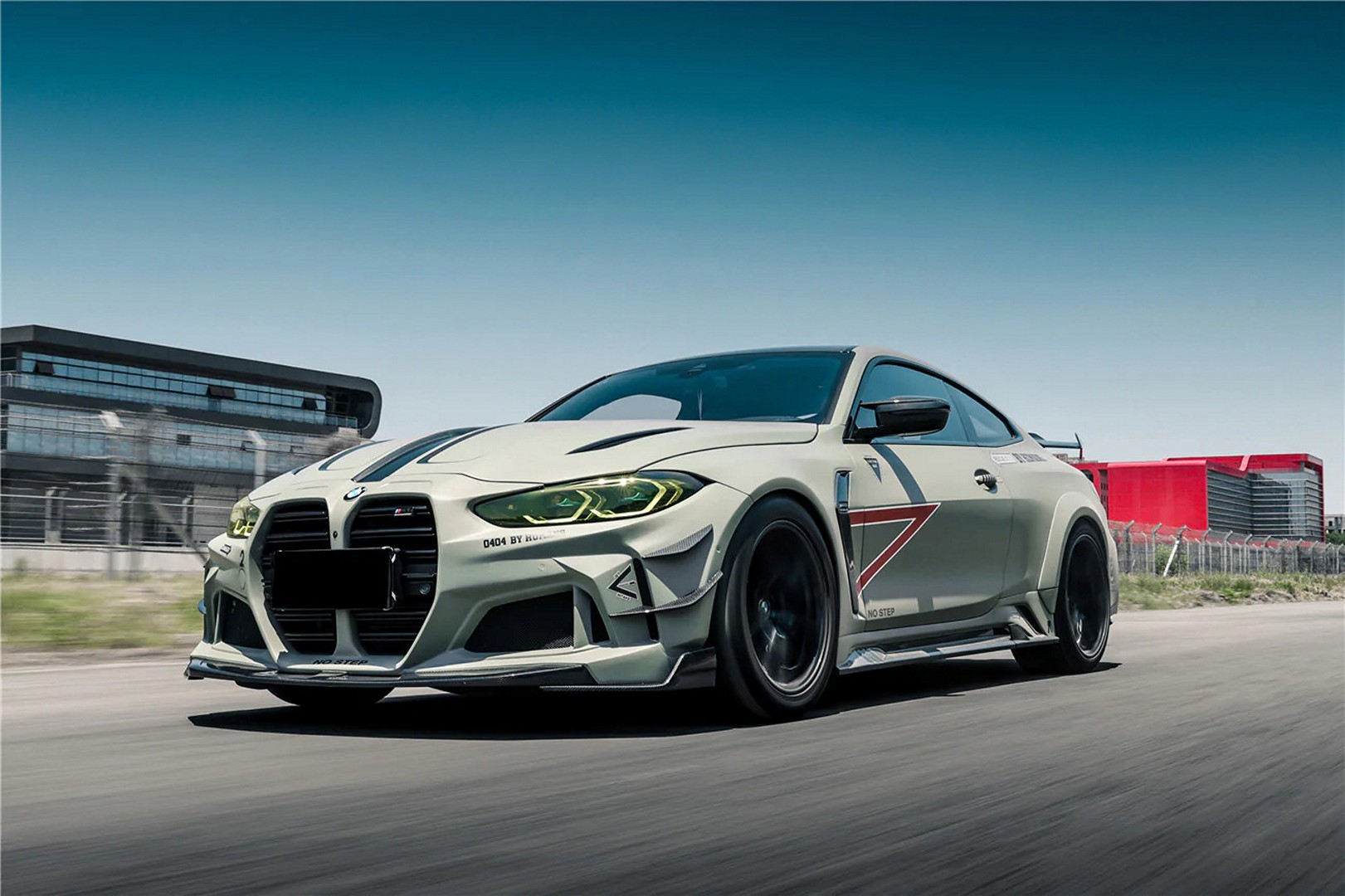 2022 BMW M4 Gets First Widebody Kit from DarwinPRO, Turns into Carbon Shark