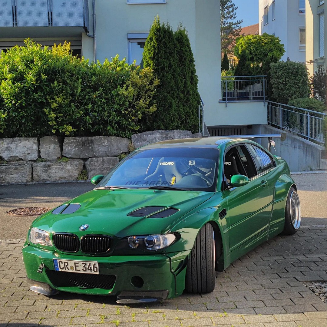 E46 BMW 330Ci With Pandem Widebody Is a Nurburgring Racer With M3 CSL Look