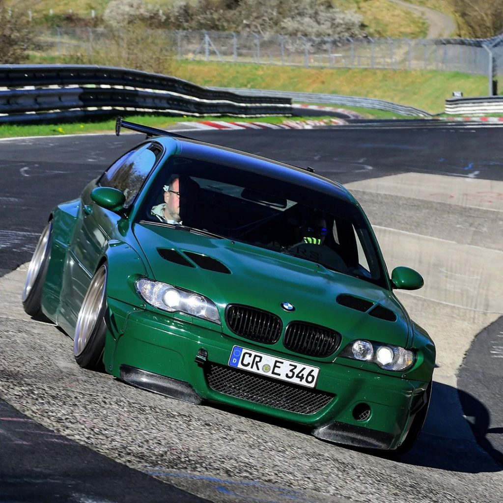 E46 BMW 330Ci With Pandem Widebody Is a Nurburgring Racer With M3 CSL Look