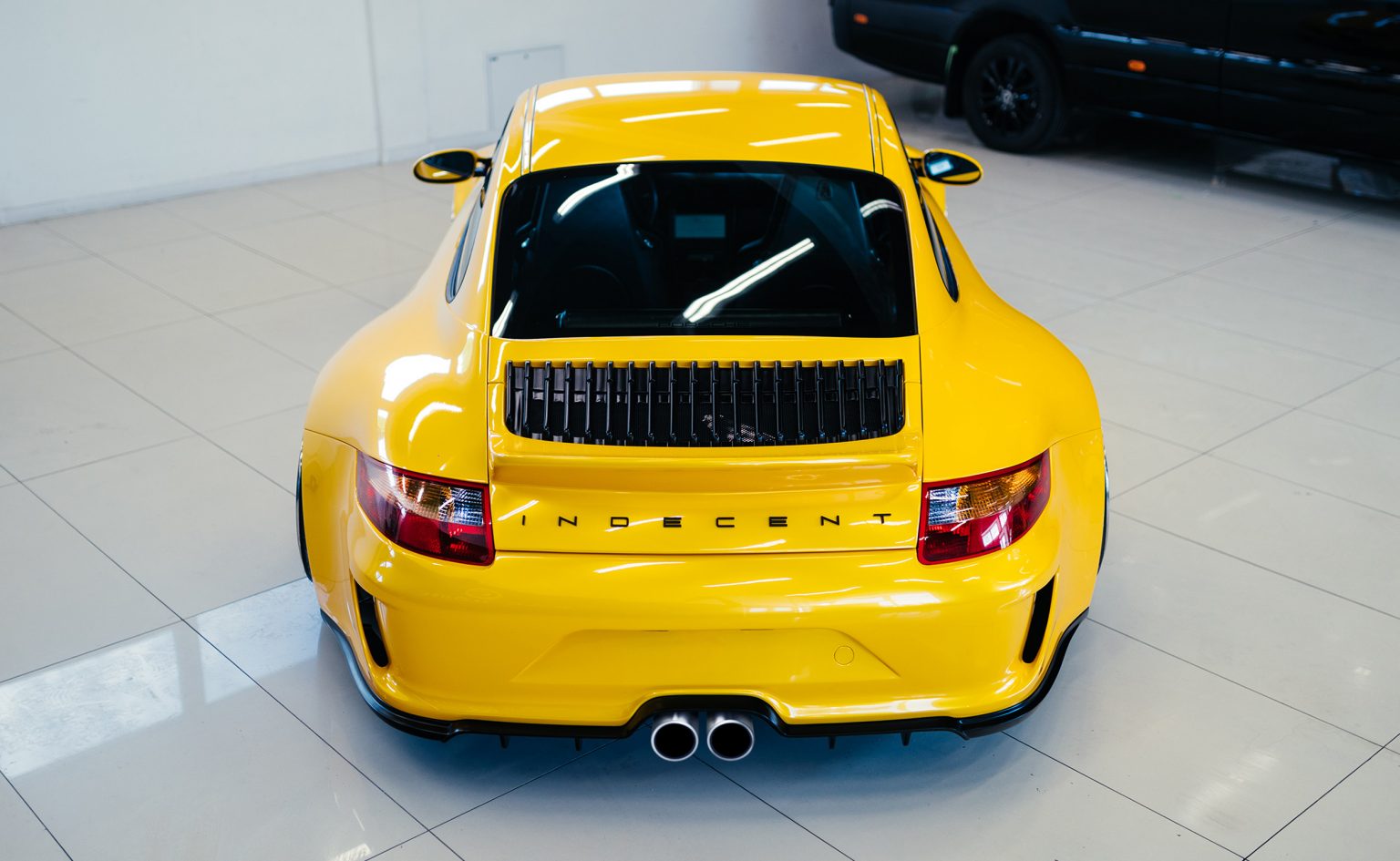 Porsche 997 "The Indecent" Widebody Has GT3 Looks, Is Slammed on Rotiforms