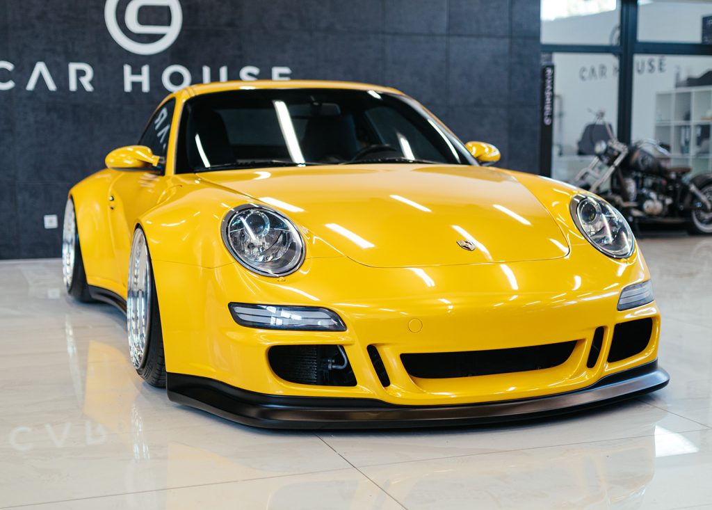 Porsche 997 "The Indecent" Widebody Has GT3 Looks, Is Slammed on Rotiforms