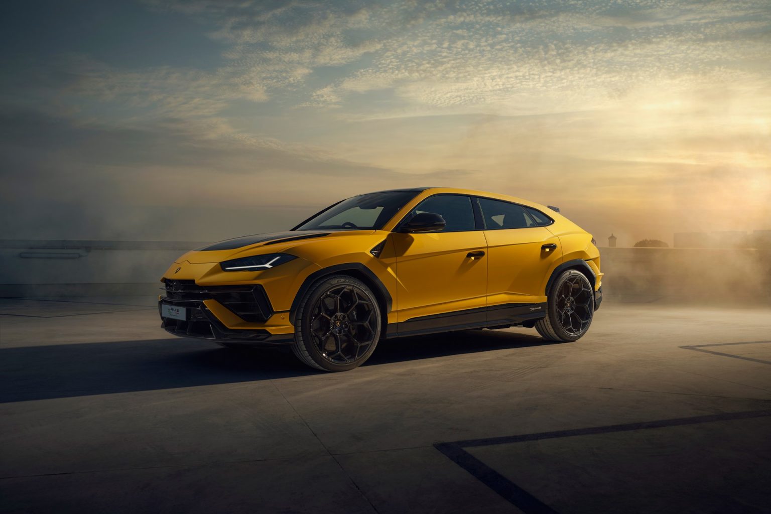 Lamborghini Urus Performante Revealed: 657 HP, Facelift and Carbon ...