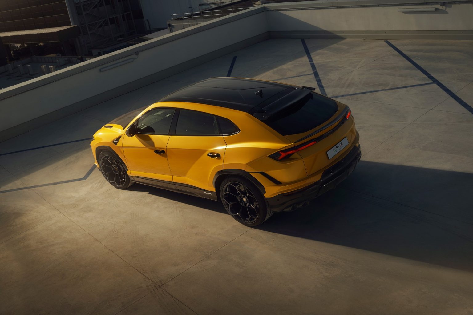 Lamborghini Urus Performante Revealed: 657 HP, Facelift and Carbon ...