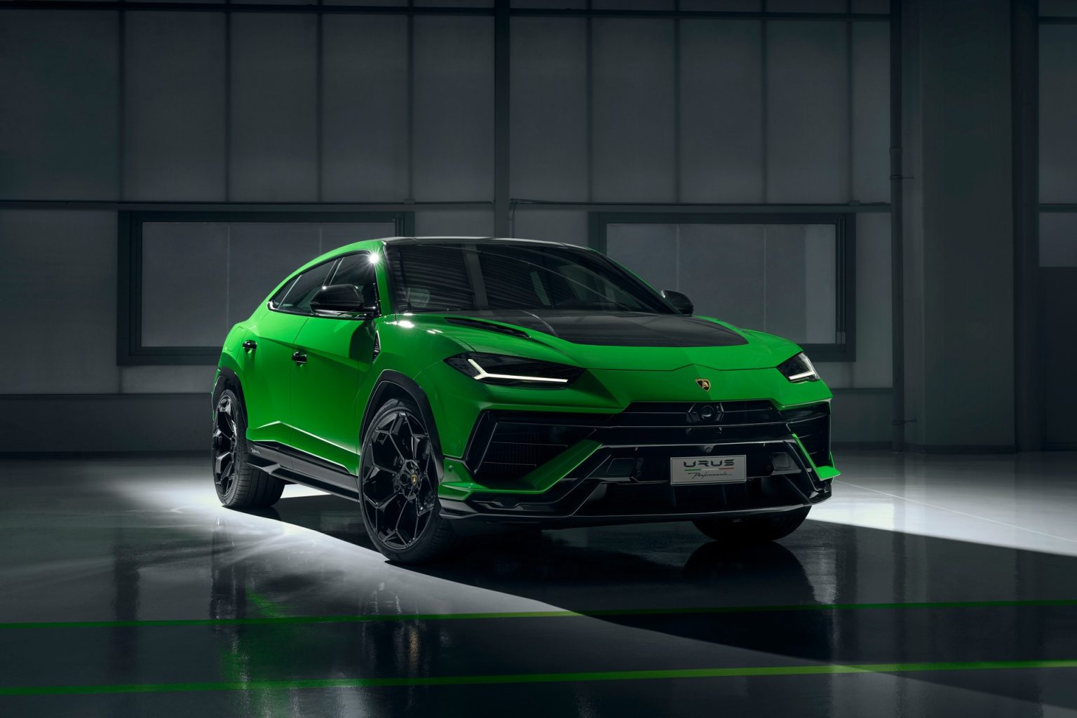 Lamborghini Urus Performante Revealed: 657 HP, Facelift and Carbon ...
