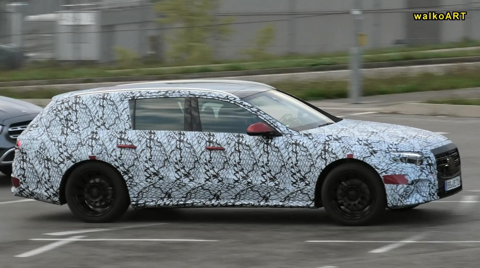 2024 Mercedes-Benz E-Class Wagon (S214) Spyshot Debut Shows More ...