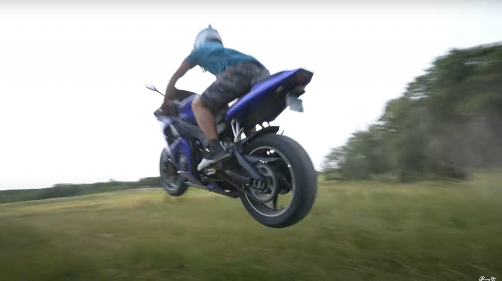 Yamaha R6 Plays "Dirt Bike", Aces Crotch Rocket Off-Roading Trail Test