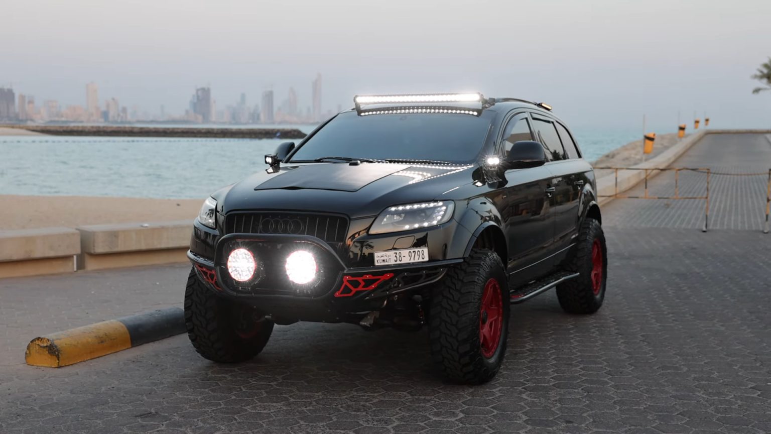 Old Audi Q7 Becomes Monster Overland SUV With Suspension Lift and 35 ...