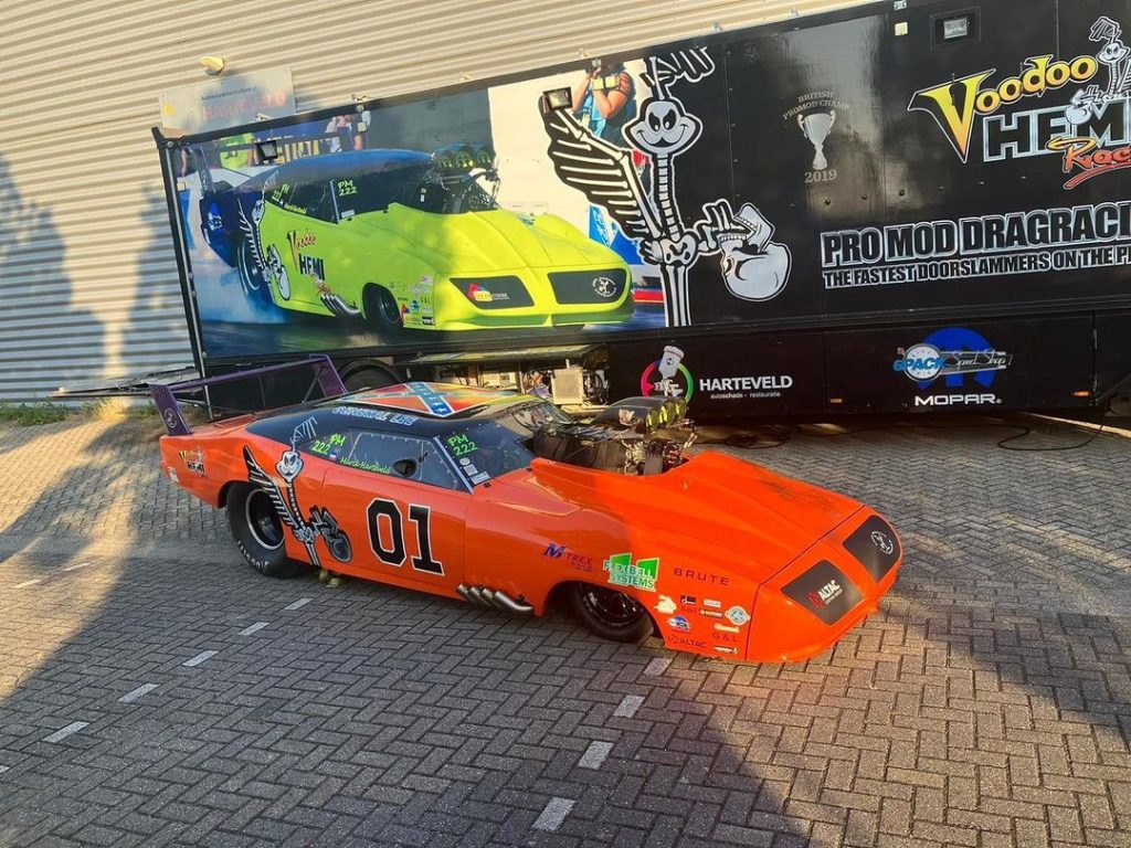 3,000 HP General Lee Plymouth Superbird Drag Racer Burns Methanol With ...