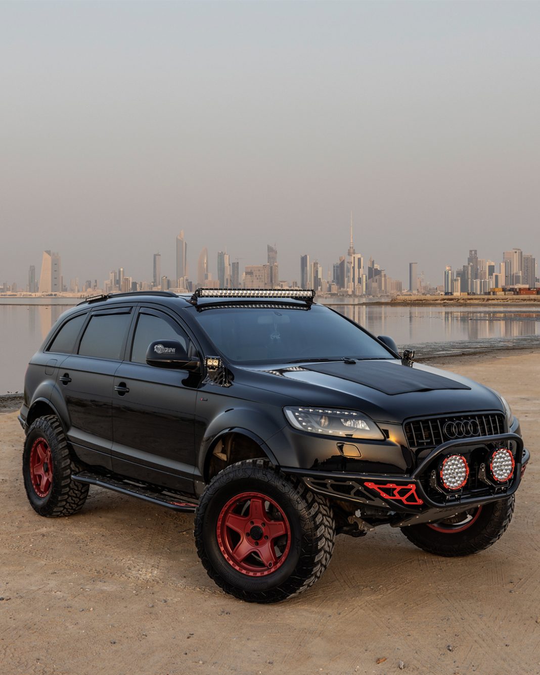 Old Audi Q7 Becomes Monster Overland SUV With Suspension Lift and 35 ...