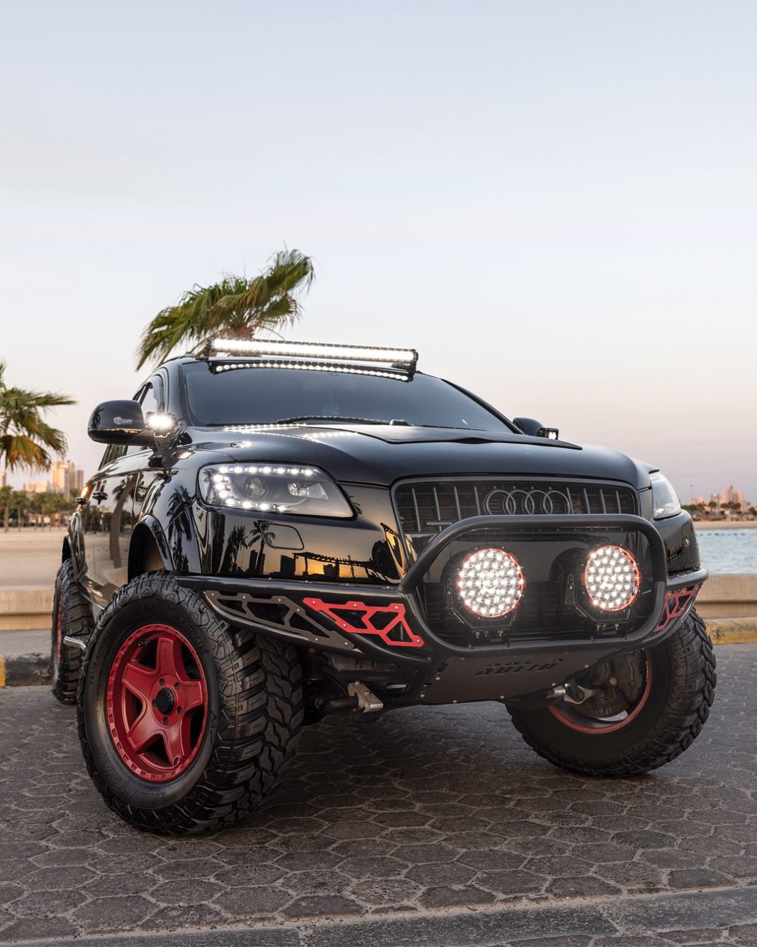 Old Audi Q7 Becomes Monster Overland SUV With Suspension Lift and 35 ...