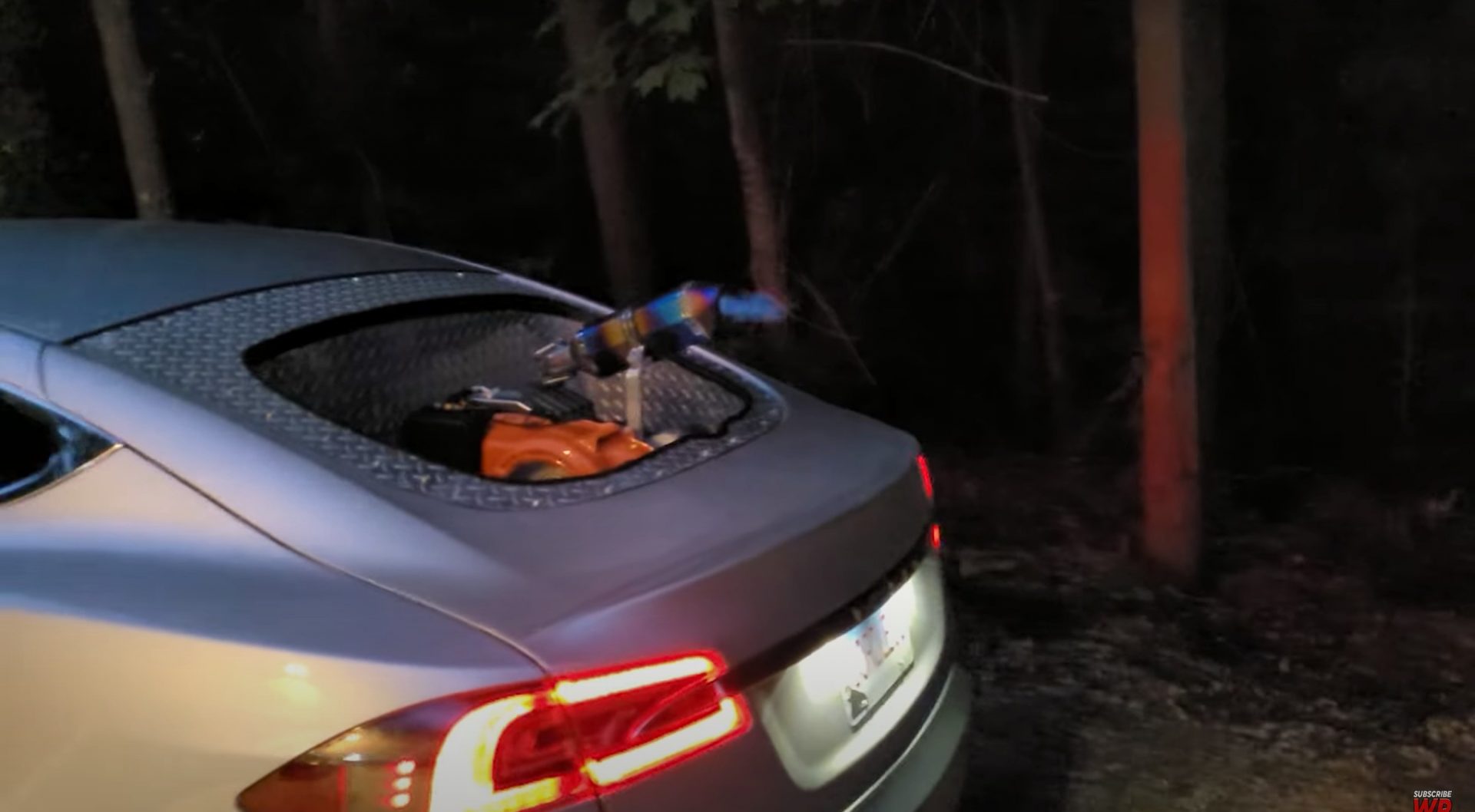 Cordless Tesla Drives 1,800 Miles Without Charging Thanks to Range ...