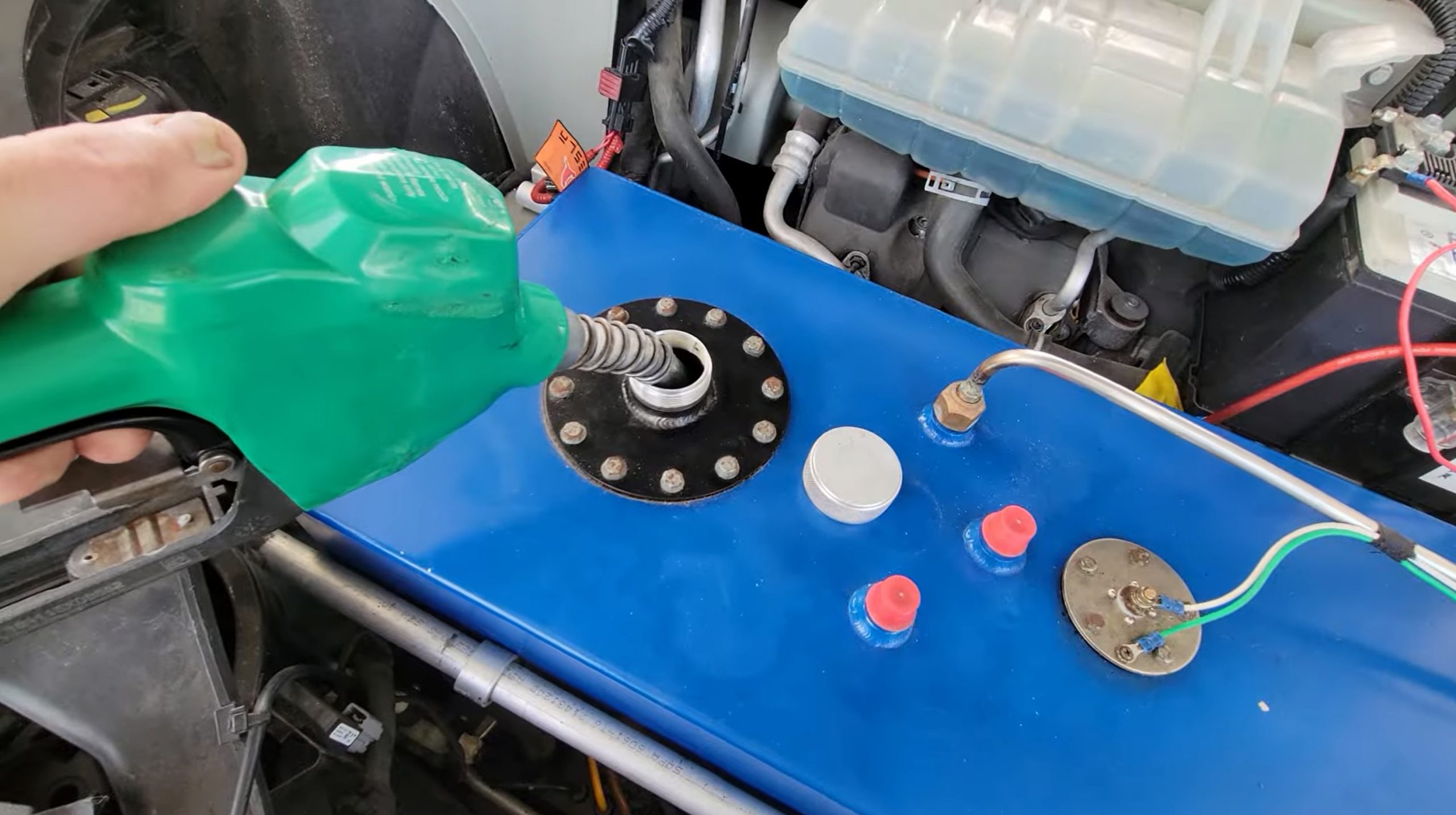 Cordless Tesla Drives 1,800 Miles Without Charging Thanks to Range ...