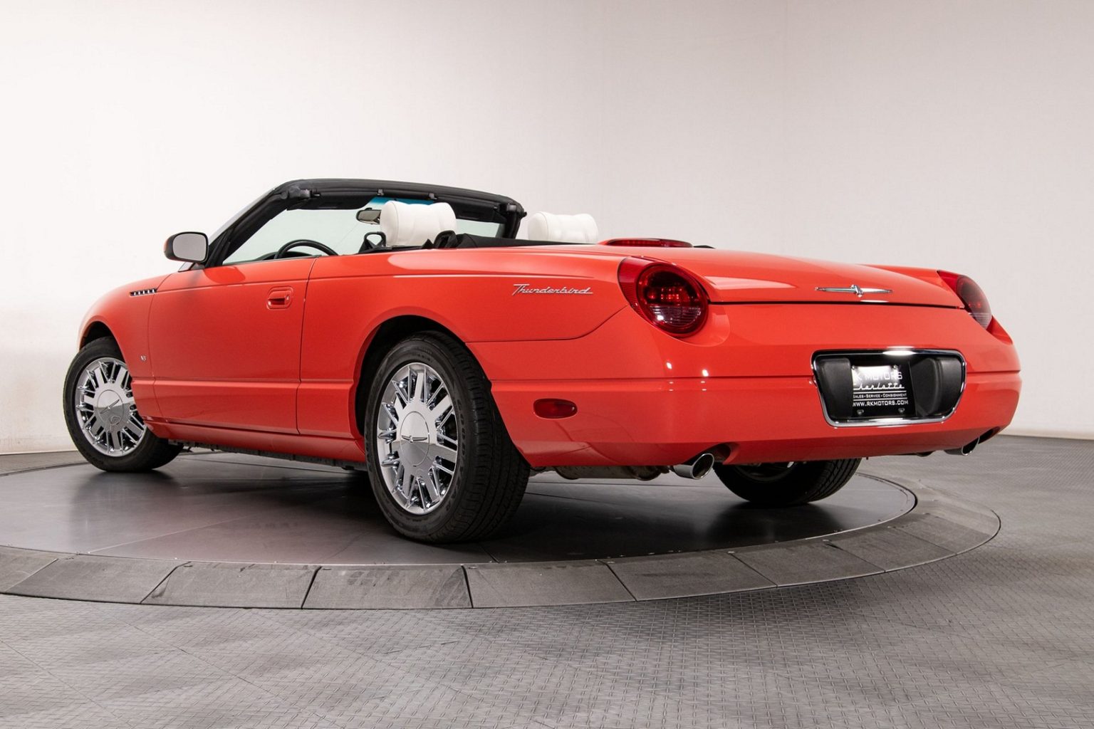 2003 Ford Thunderbird 007 Edition Is a Rare James Bond Car in Coral Paint