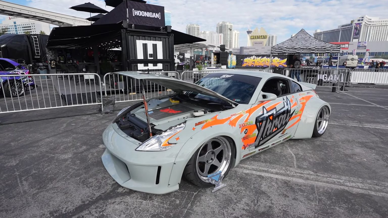 Tesla-Swapped Nissan 350Z Looks Like a 370Z, Debuts at SEMA 2022 With ...