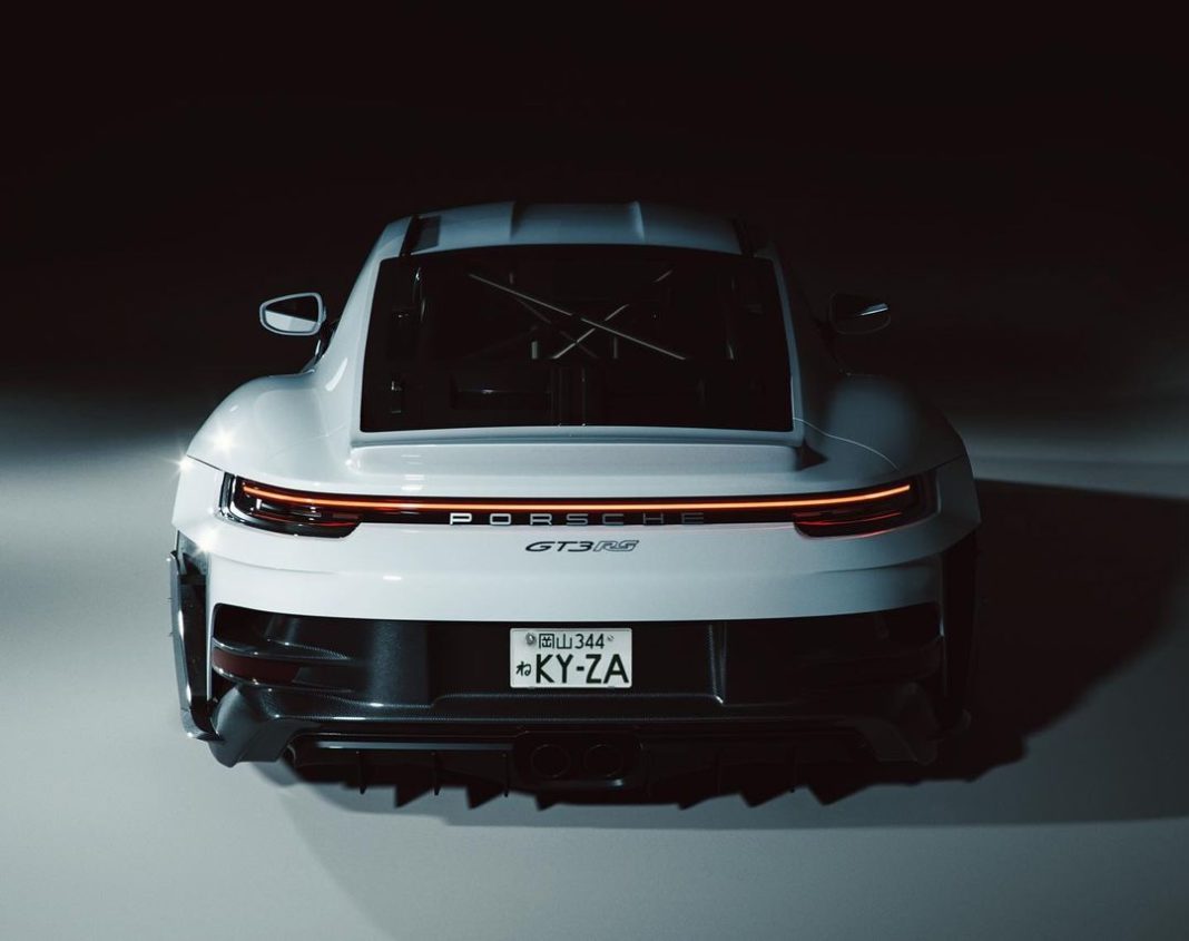 Wingless 992 Porsche 911 GT3 RS Touring Package Makes Digital Sense