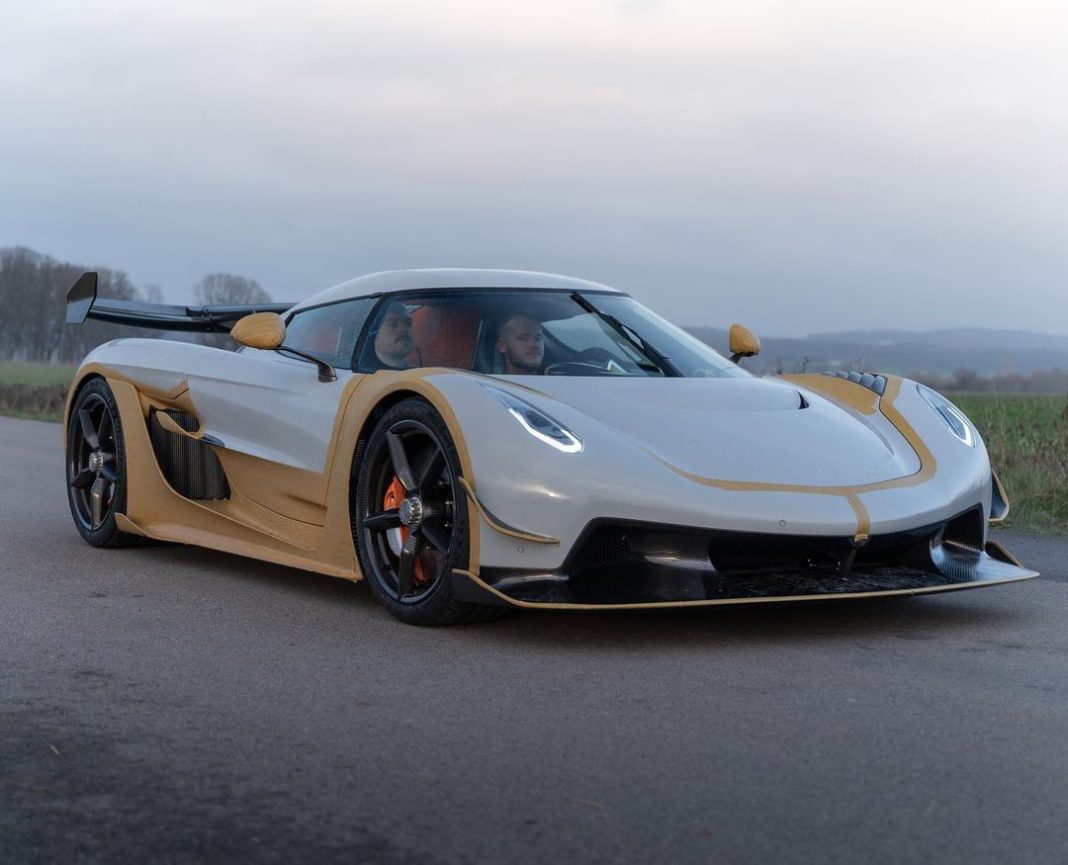 First Koenigsegg Jesko Customer Car Spotted, It's a Restrained-Spec Attack