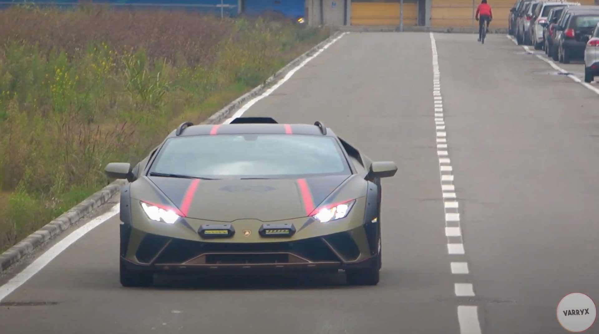 Production 2023 Lamborghini Huracan Sterrato vs Porsche 911 Dakar, the ...