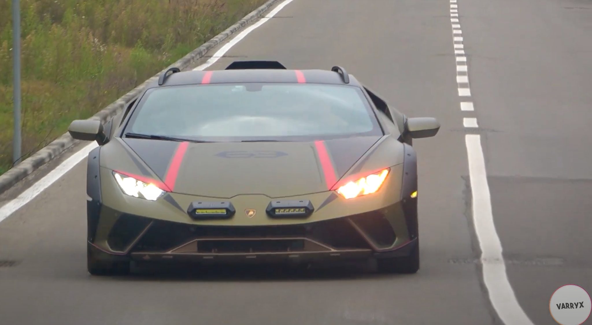 Production 2023 Lamborghini Huracan Sterrato vs Porsche 911 Dakar, the ...