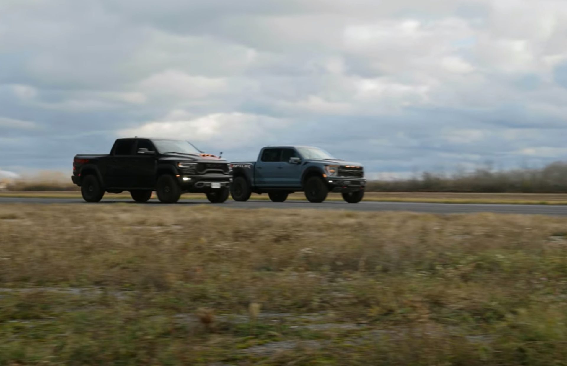 2023 Ford F-150 Raptor R Gets Crushed in Ram TRX Drag Race, Rolling ...