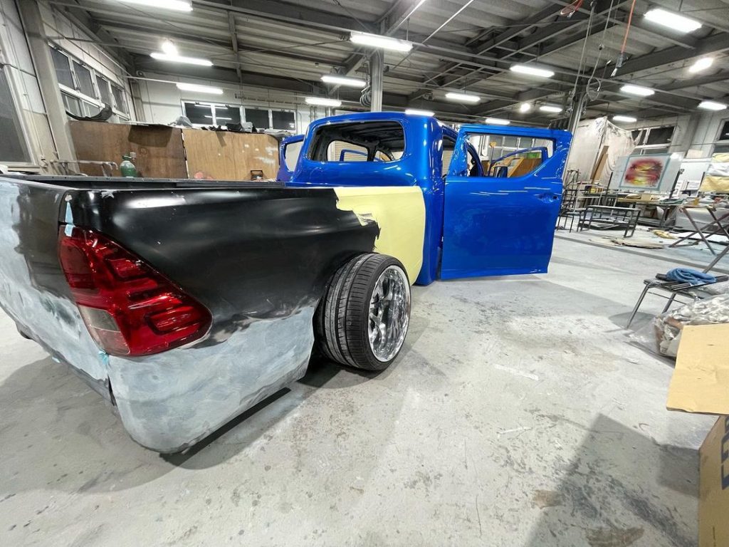 This Toyota Dually Truck Is a Transformed Alphard Minivan Debuting at ...