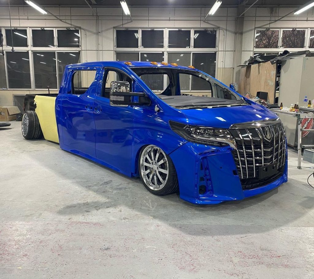 This Toyota Dually Truck Is a Transformed Alphard Minivan Debuting at ...