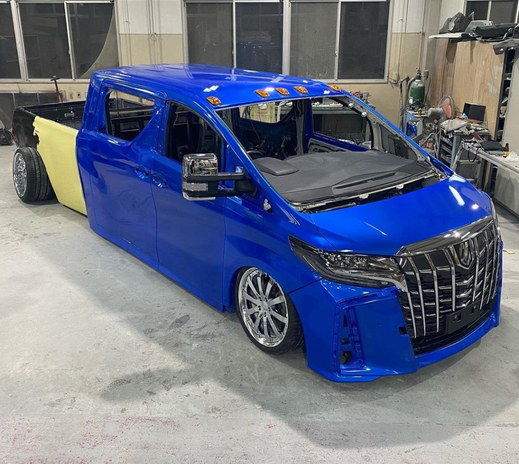 This Toyota Dually Truck Is a Transformed Alphard Minivan Debuting at ...