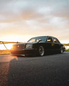 Slammed Toyota Century V12 With Full Body Kit Is VIP Tuning Done Right