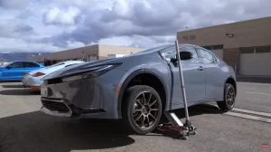 Toyota Prius vs GR86 Track Test Has Surprising Results, Prius Track MPG ...